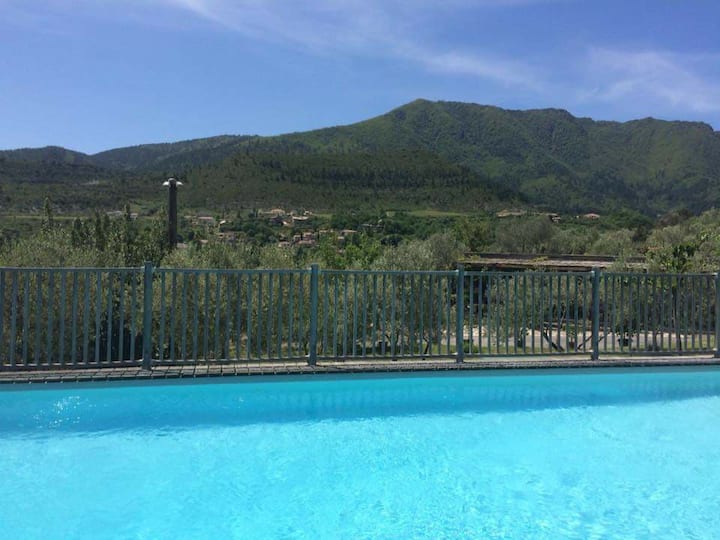 Domaine De La Jeanne : Gîte 6-8 Personnes - Les Vans