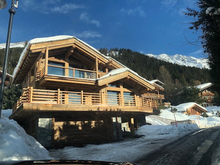 One Of A Kind, Newly Build Ski-in / Ski-out Chalet - Champex-lac