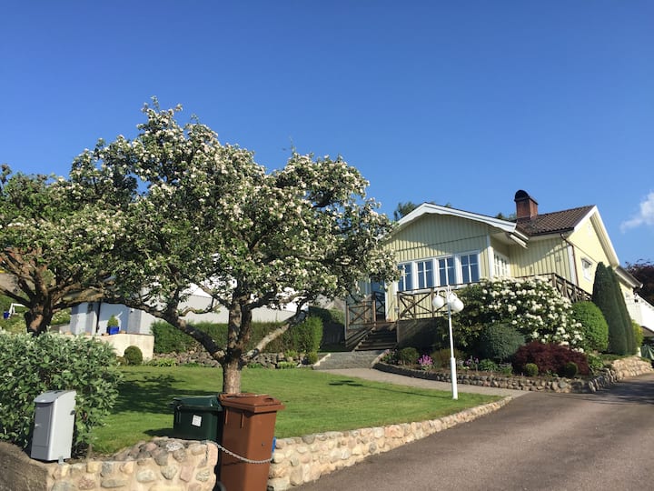 Beautiful House W Big Garden Close To City Center - Göteborg