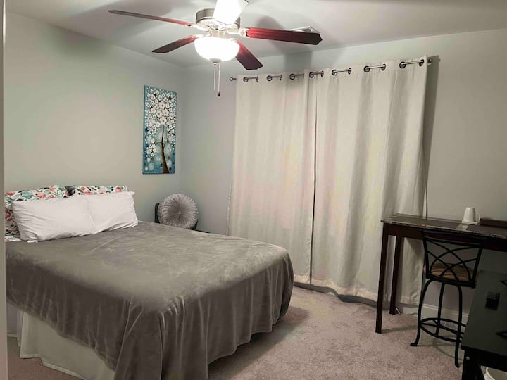 Cozy And Quiet Room In The Safe Neighborhood - Auburn, AL