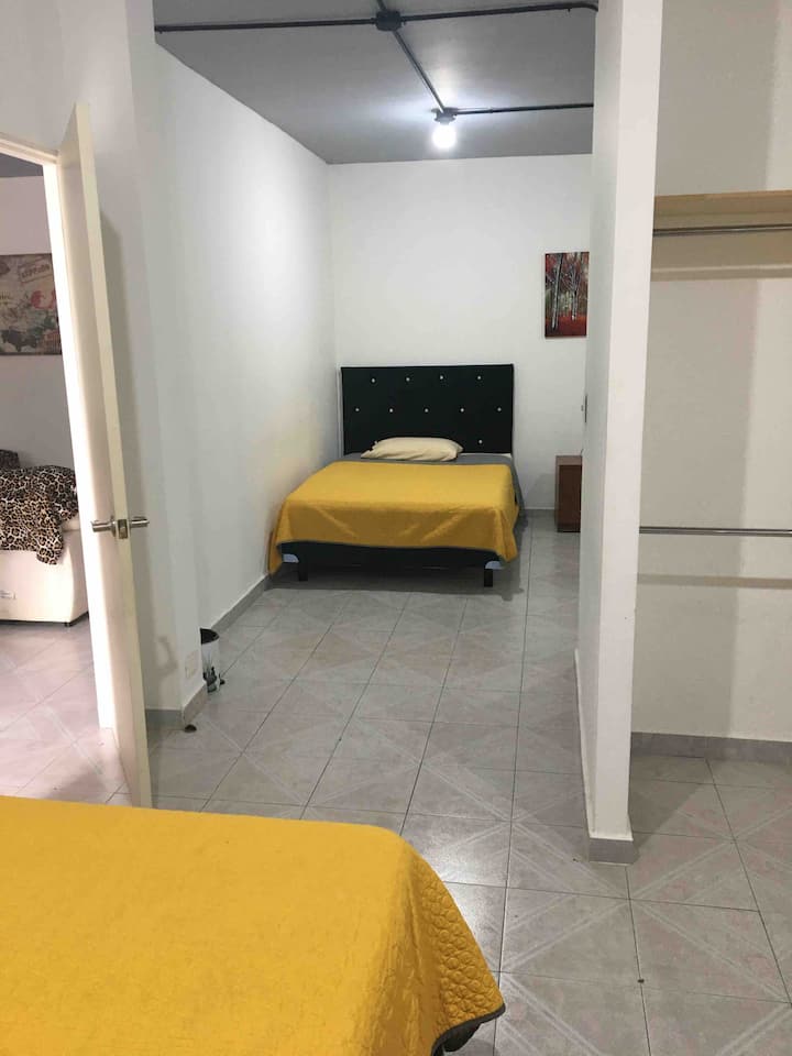 Centrico Y Muy Amplio Departamento 2. - Monterrey