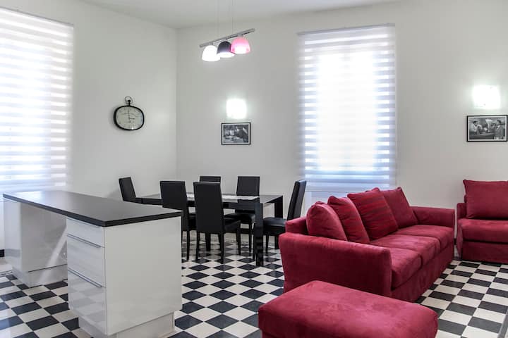 4 Bedroom Family Home In Testaccio - Rooma