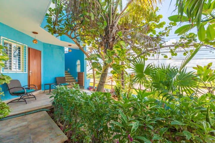 Casa Cielo Studio 1 - Main Level With Garden Patio - Isla Mujeres