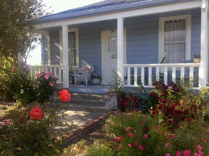 Casa Chiquita Cottage- Sonoma Plaza - Sonoma, CA