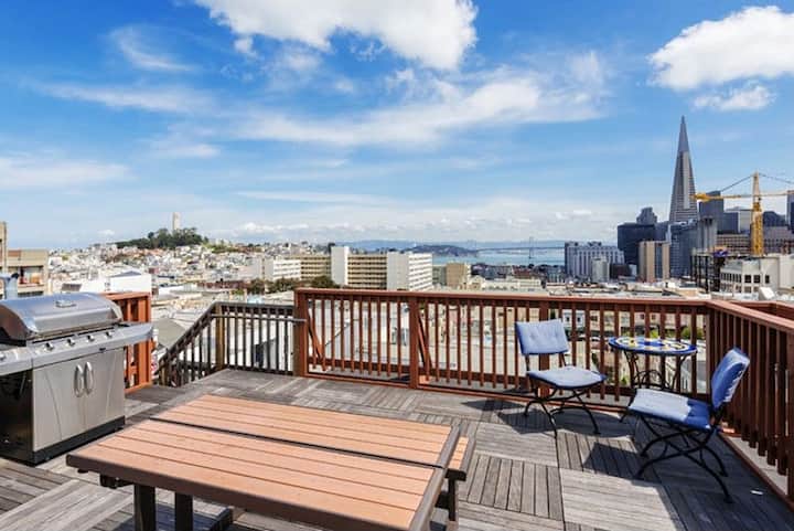 Modern Penthouse With Roofdeck + Light + Views - San Francisco, CA