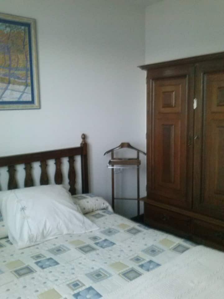 Rout Ee5 Chambre Privé Avec Salle Bain Dans Maison - Vitoria-Gasteiz
