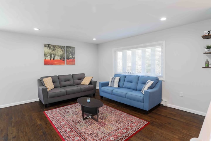 Stylish Room In Prime Huntington Station Location. - Long Island, NY