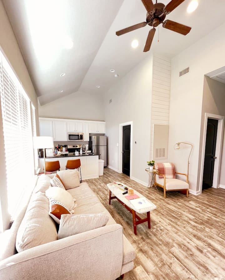 Blue Haven | Modern Home Near Baylor & Silos - Waco, TX
