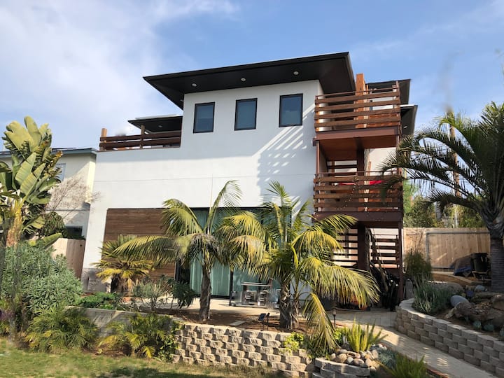 Modern Ocean View Second Floor Beach House - San Diego, CA