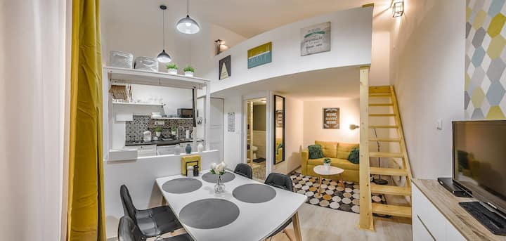 Vintage 1 Bdrm Studio Apt In Bp's Party District ♥ - Budapest