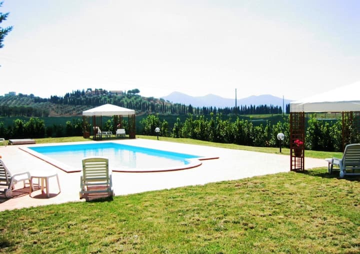 2 Indipendent Apartments & Pool, 10 Min Sea - Follonica