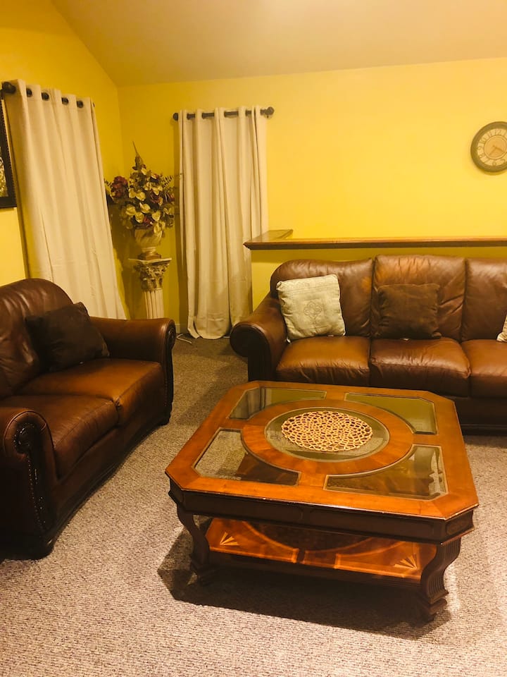 An Unbeatable Cozy 3 Bedroom Apartment. - The Bronx, NY