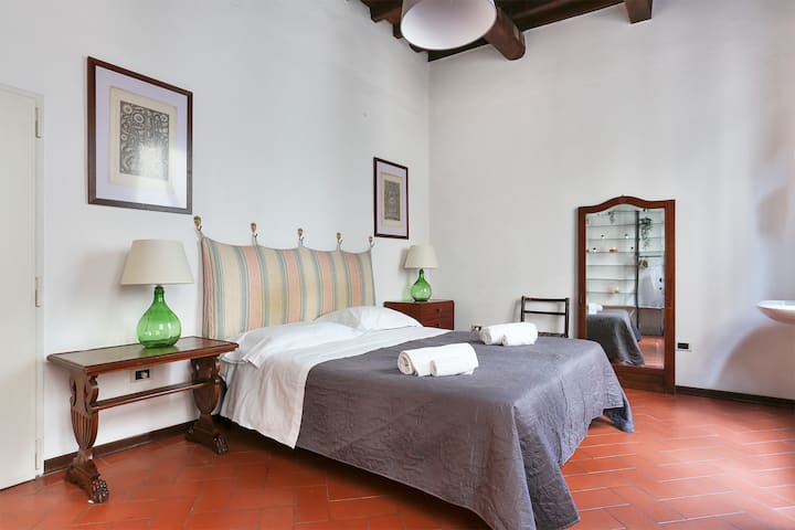 Santa Apartment - Florence