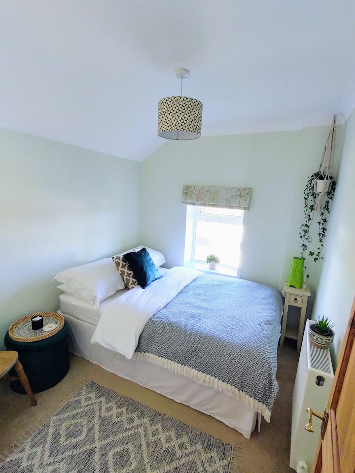 Cheerful Small Private Room In Comfortable Home. - Sandbanks