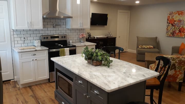 Grand Central Apartment - St. Petersburg, FL