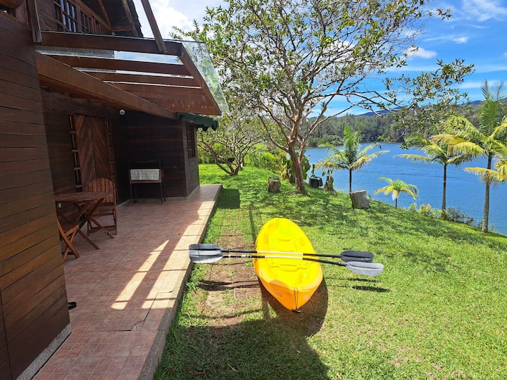 Hermosa Cabaña Tipo Chalet Al Lado Del Lago - Antioquia
