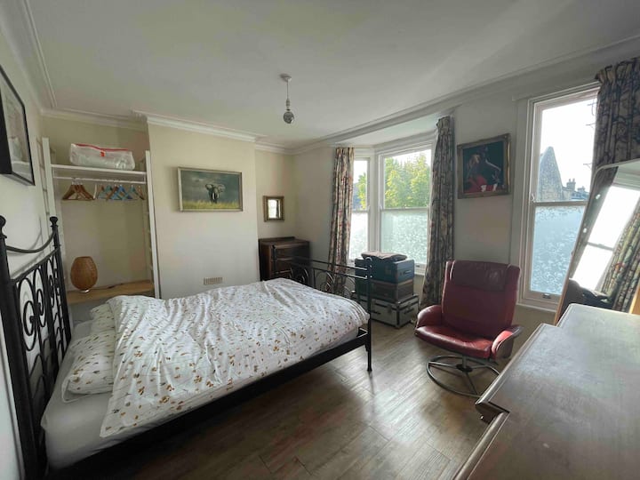 Home In London - Chingford