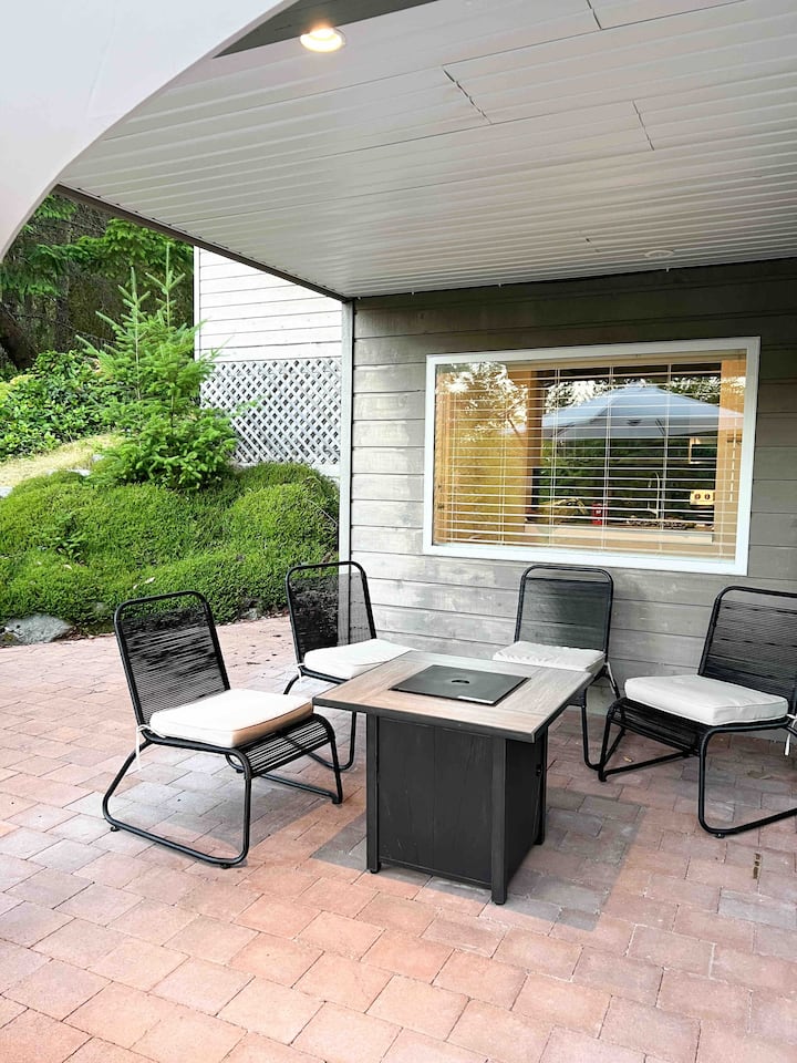 Modern, Cozy Suite In Quiet Area Close To Town - Salt Spring Island