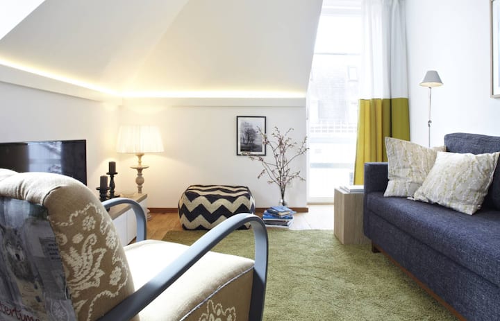 Sunshine, Space And A Touch Of Royalty (No. 3) - Konstanz