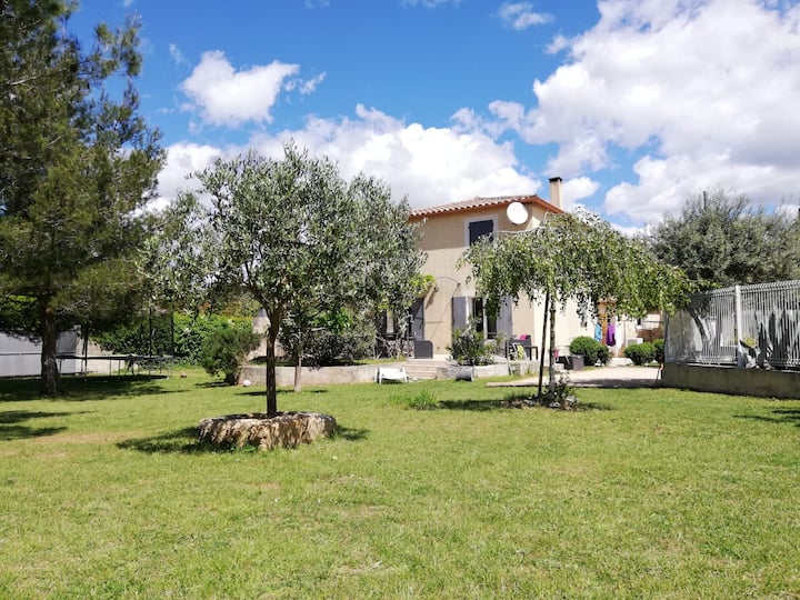 Belle Villa Au Calme Agréable Avec Piscine - Marguerittes