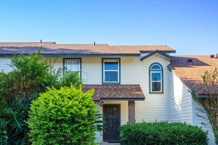 Orlando Village (Entire Townhome) - Winter Park, FL