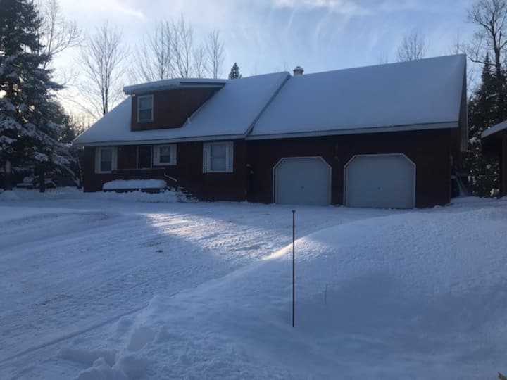 4 Bedrooms, 2 Bath, Fully Furnished Basement W/bar - Porcupine Mountains Wilderness State Park, Ontonagon