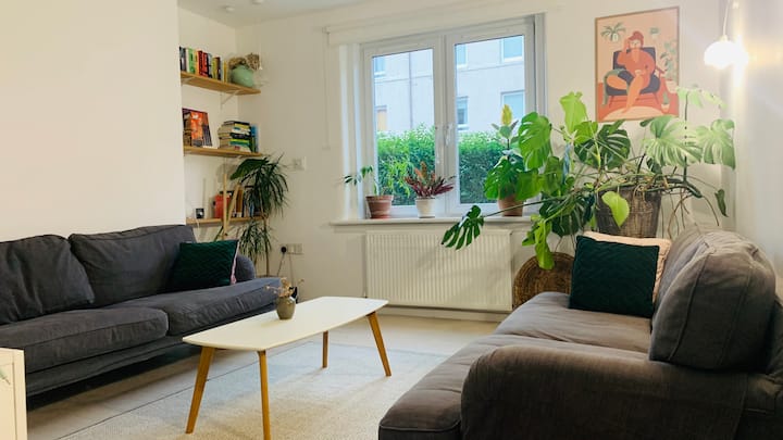 Central Edinburgh, Cosy One Bedroom Flat - Leith