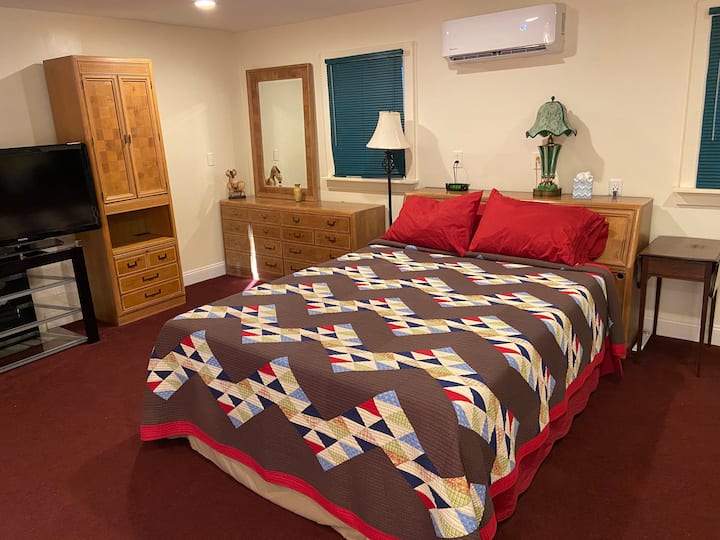 Large, Private Suite. - Port Huron, MI