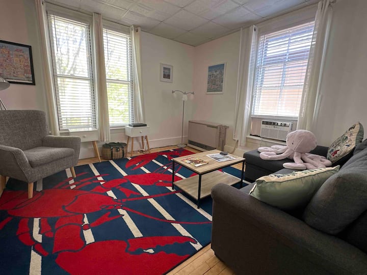 Charming 1 Bedroom Flat In The Heart Of Portland - Portland, ME