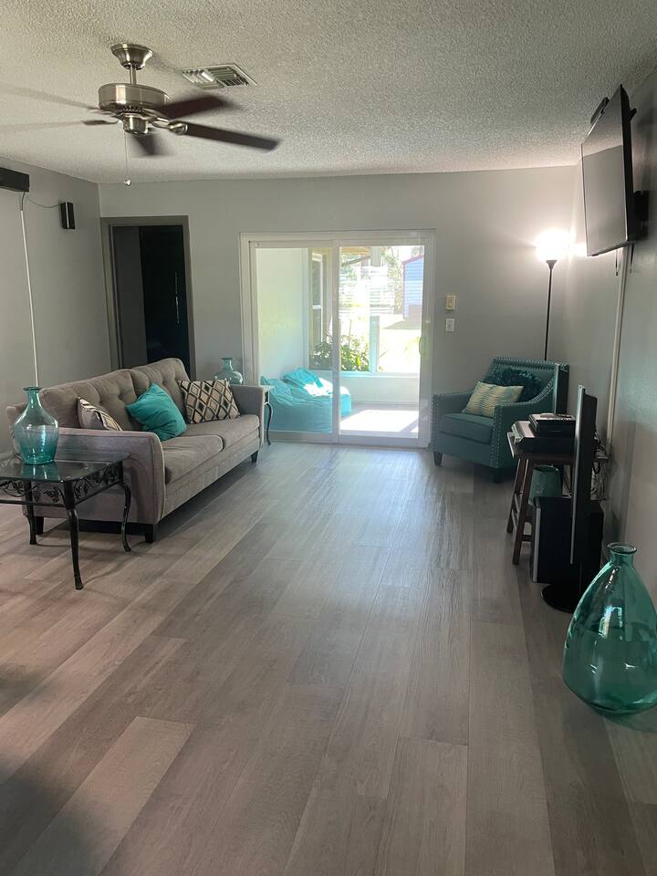 Modern Cozy - Rainbow Springs, FL