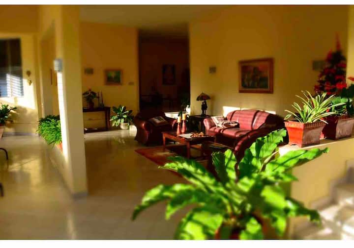 Chambre à Louer Dans Un Endroit Sécuritaire - Port-au-Prince