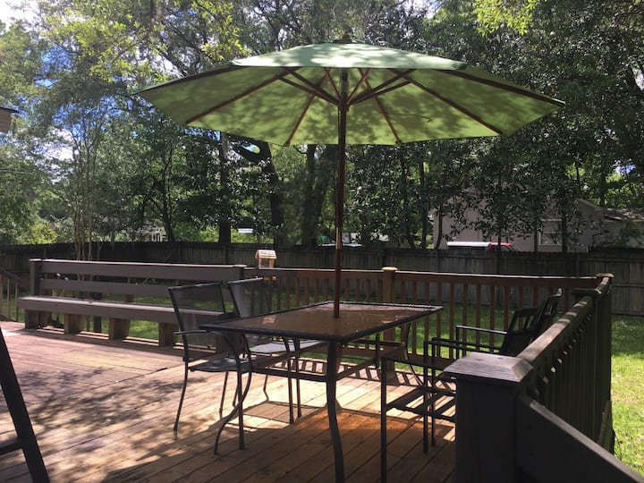 Tranquil Retreat, 5 Minute Drive To Downtown - James Island, SC