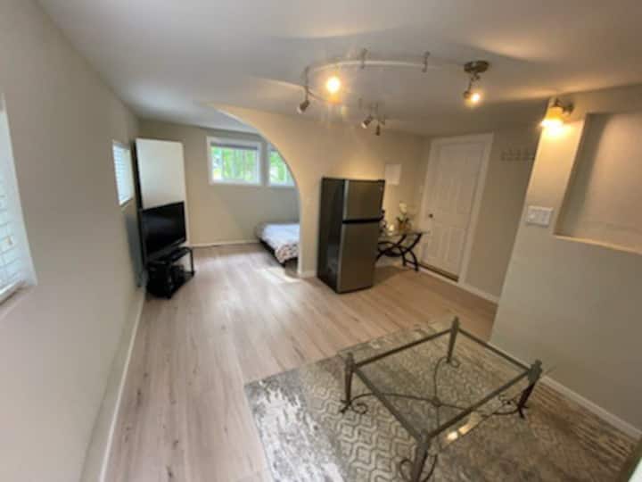 Private Suit/ No Kitchen - Saskatoon