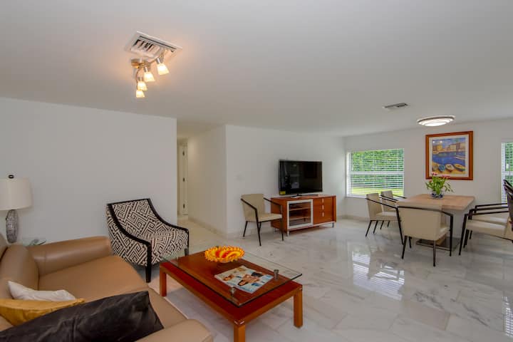 Private Guest House Walk To Beach - Plantation, FL