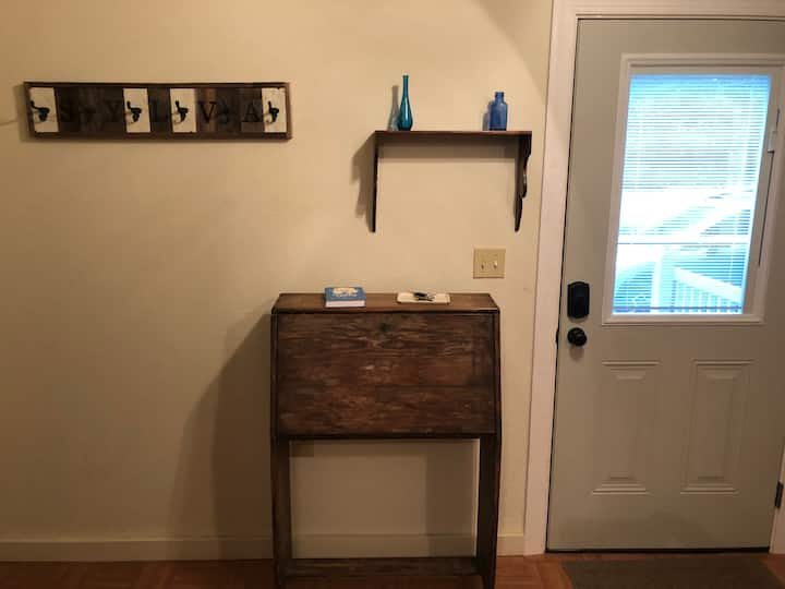Funky Lil’ House In Sylva -Dog Friendly - Sylva, NC