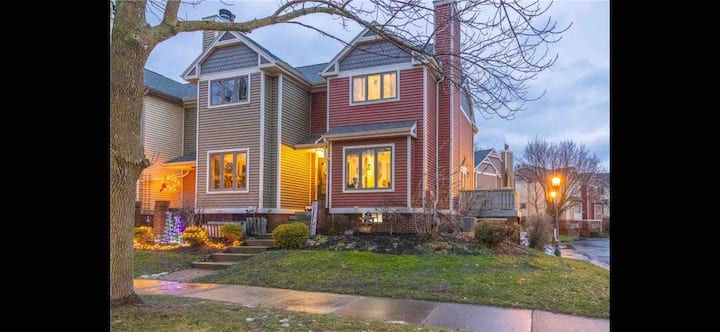 Beautiful 2 Br Townhouse In Historic Corn Hill - Greece, NY