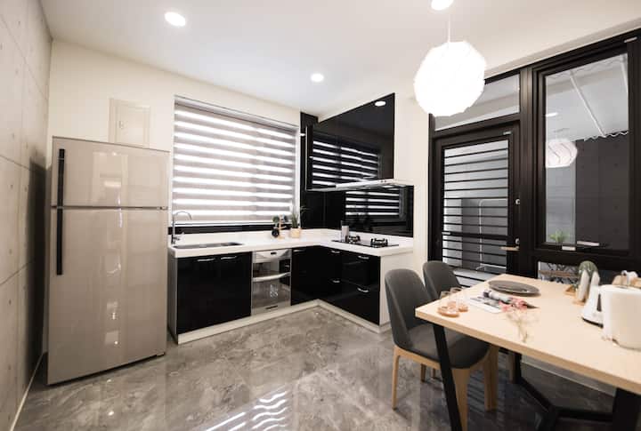 *Big Sale*3 Mins To Mrt|115㎡ 3bd W/ Balcony|dn3 - Taipei