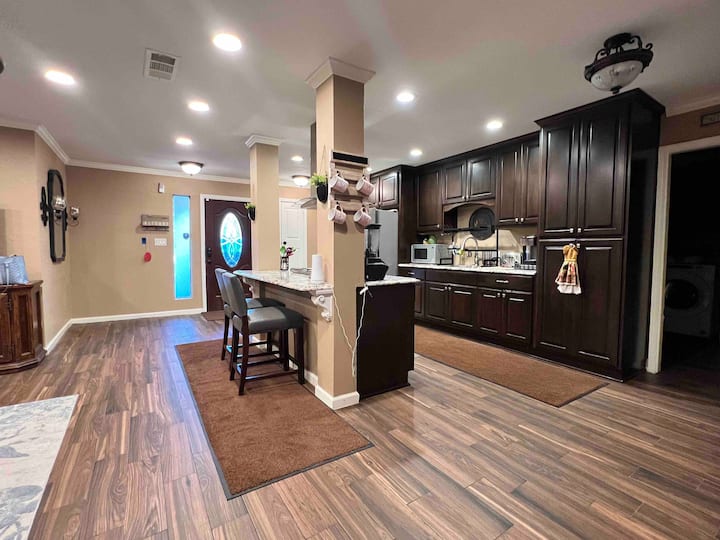 Roomy 6br For Group Trips Near Cota & Atx Hotspots - Austin, TX