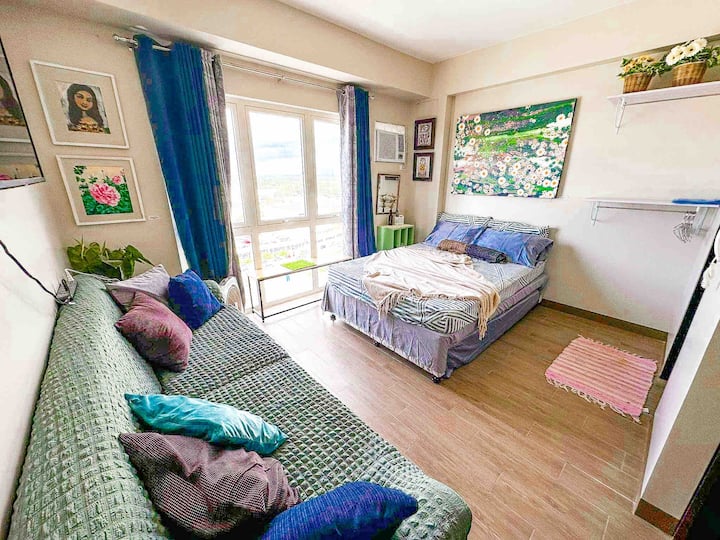 Staycation @ Uppereast W/ Pool, Gym, Daycare Etc.! - Bacolod
