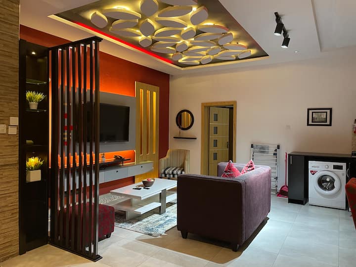 1-bedroom Beautiful Serviced Apt With Pool & Gym - Lagos