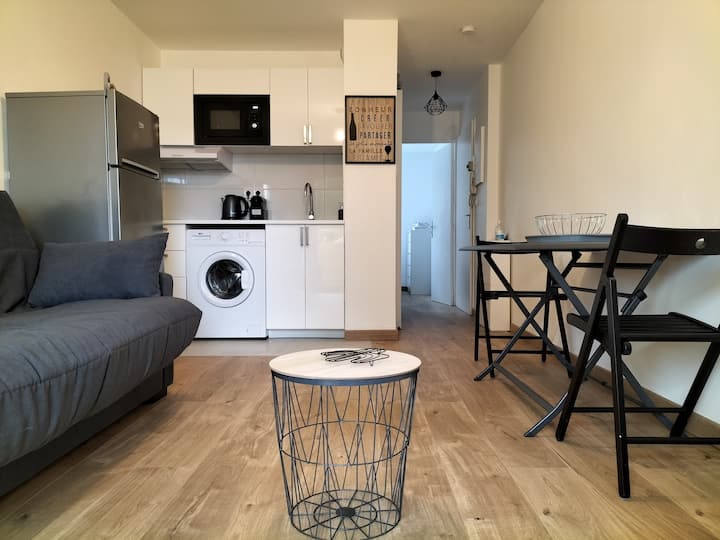 T2 33m2,7mn Plage,clim,wifi,balcon,parking,4 Pers - Fréjus