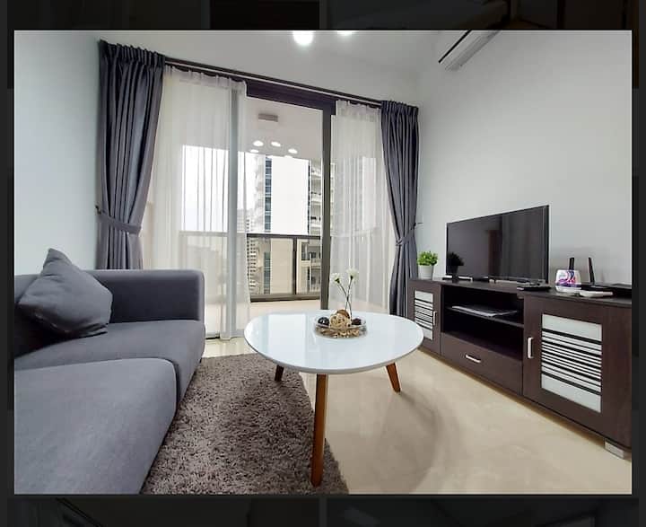 Spacious 3 Bedroom Apartment At Queenstown - Bukit Batok