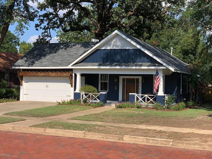 Beech Street Bungalow - Texarkana, TX