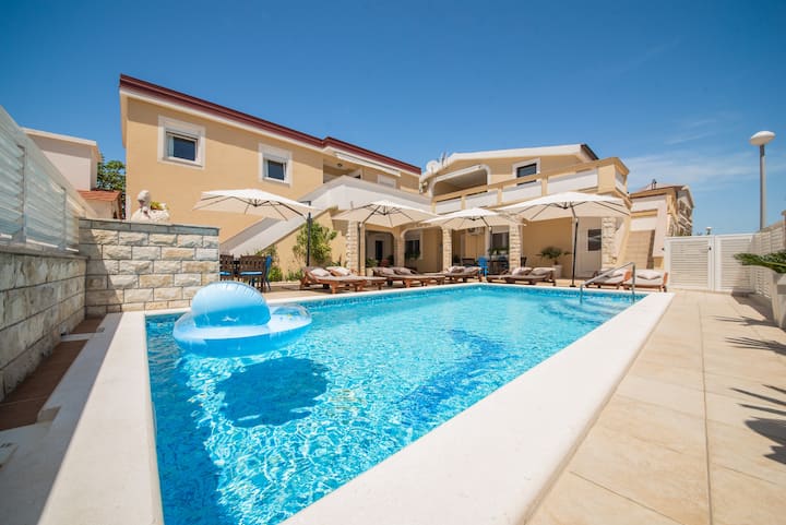 Villa Karmen - Poolhouse 5 - Vir