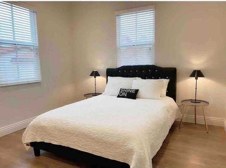 圣盖博喜来登酒店附近独立屋雅房 - Alhambra, CA