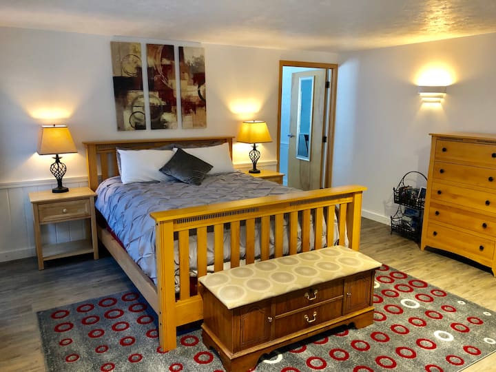 Suite Lodge At Bakery! - Haines, AK