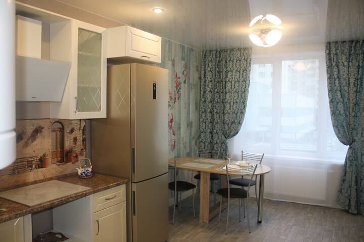 Двухкомнатная премиум квартира - Yekaterinburg