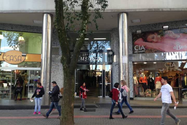 Lindo E Amplo Apartamento Central Em Curitiba - Curitiba