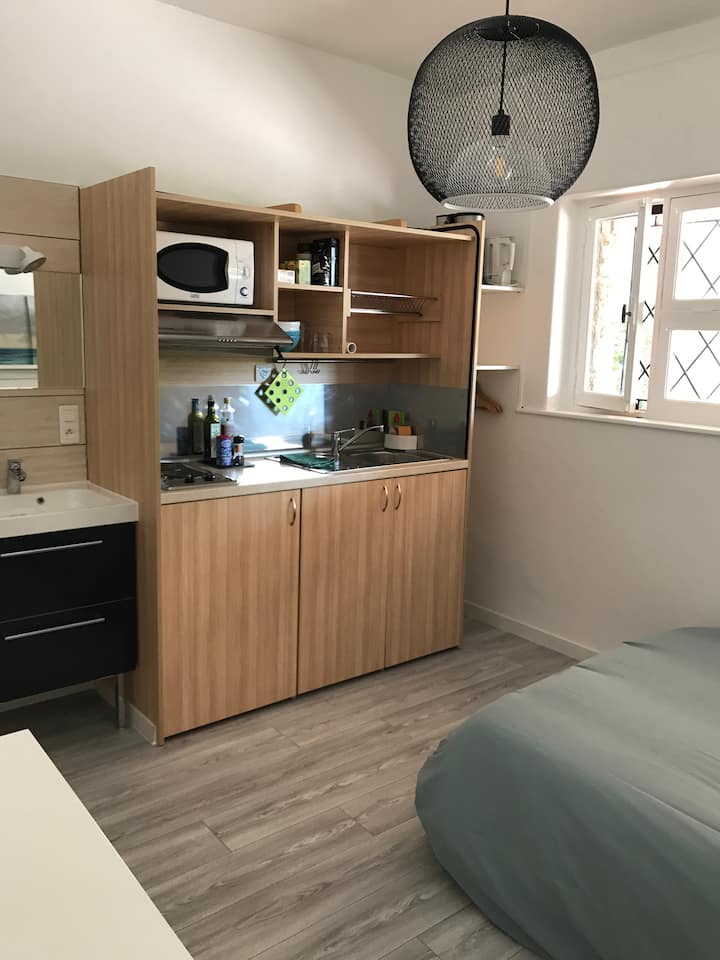 Studette à 5 Min De La Plage, Terrasse Et Parking - Cassis