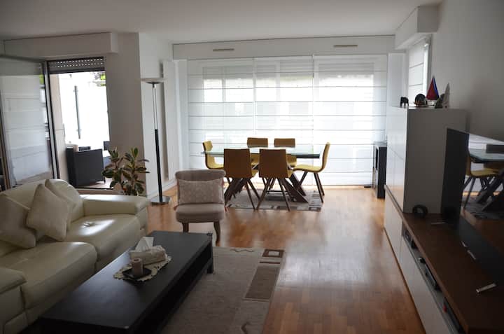Appartement Entier 4 Pièces En Résidence - Neuilly-sur-Seine